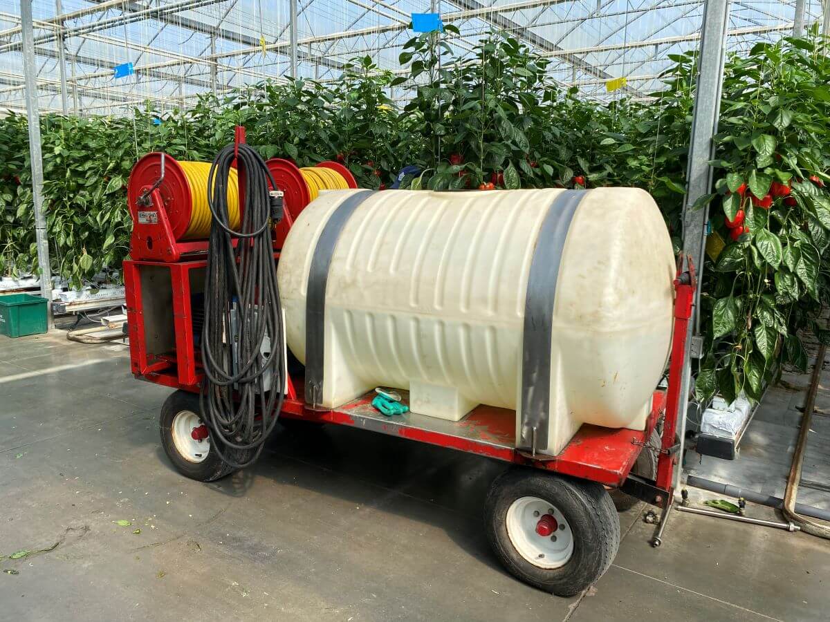 Optimizing a Greenhouse Vegetable Sprayer – Sprayers 101